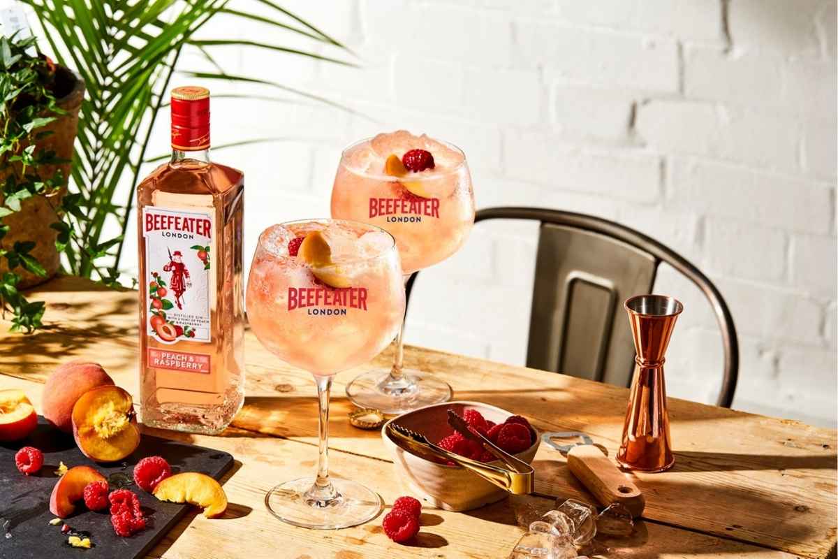 How To Make Beefeater Peach & Raspberry Gin And Tonic