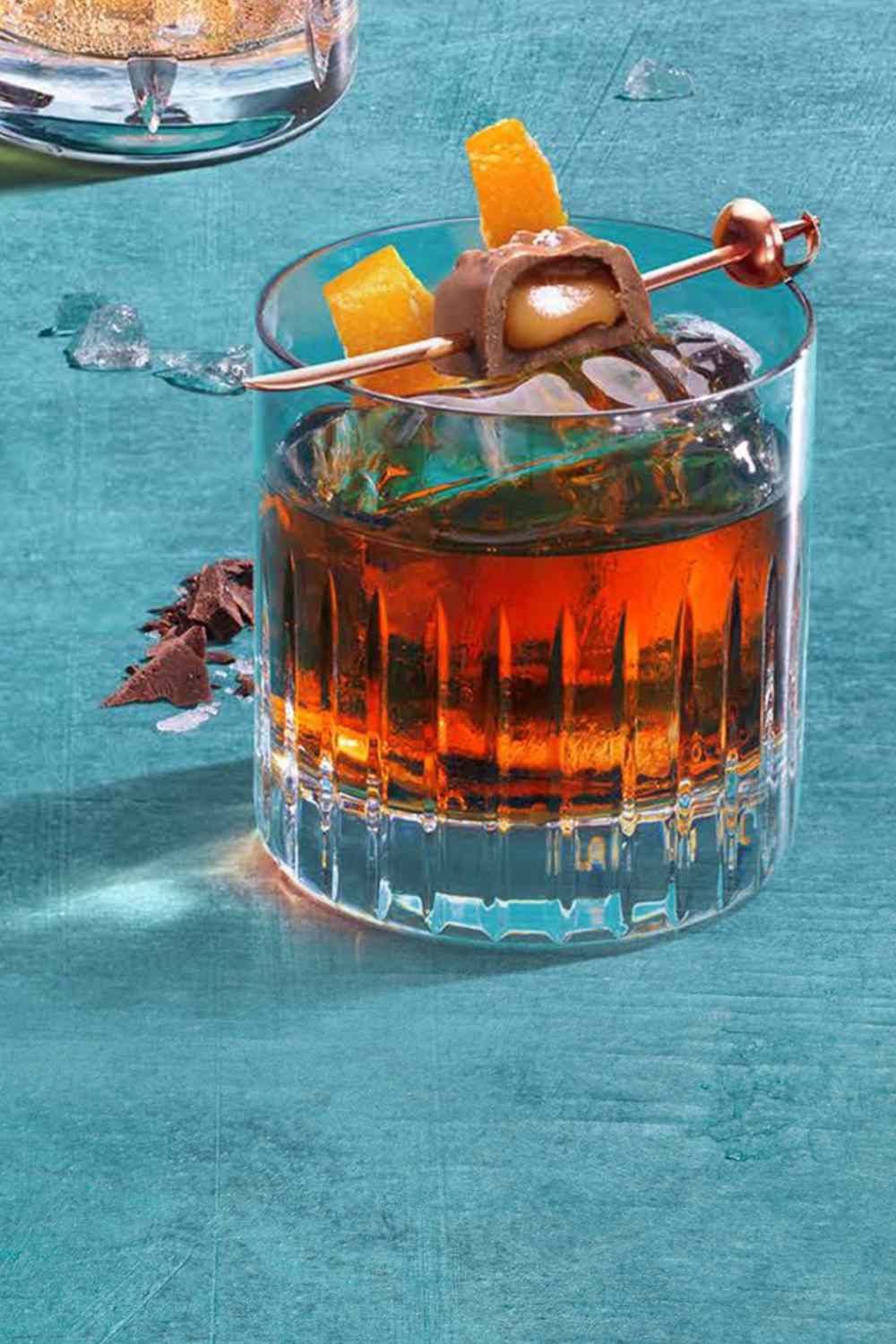 How To Make The Captain Morgan Black Spiced Rum Caramel Old Fashioned